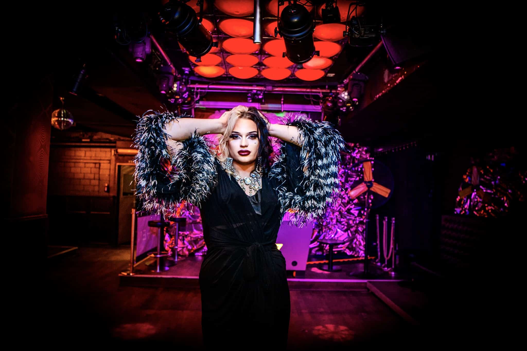 Open Drag Stage mit Milky Diamond · Heaven Club